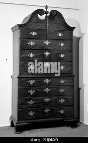 This 18th-century American chest-on-chest, attributed to Thomas Affleck ...