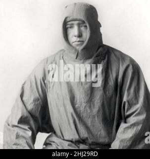 ERNEST SHACKLETON (1874-1922) Anglo-Irish Antarctic explorer with his ...