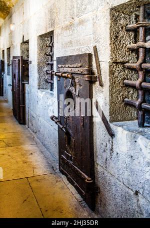 Famous Bridge of Sighs that connected the Doge's Palace with the ...