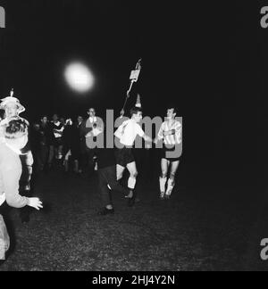 1960 1961 Tottenham Hotspur Double Winning Season.Spurs team return to ...