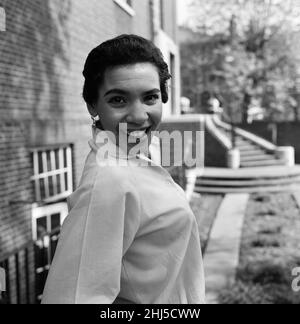 Music - Shirley Bassey - 1957 Stock Photo - Alamy