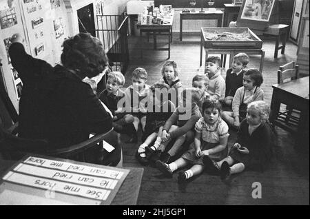 Pupils at Roxeth Primary School, Harrow, being taught English ...