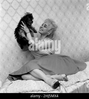 Cockney actress Barbara Windsor at home. 12th February 1960 Stock Photo ...