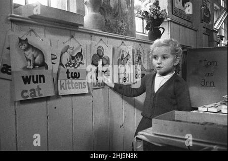 Pupils at Roxeth Primary School, Harrow, being taught English ...