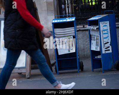 City AM newspaper stand with Jobs boom in Square mile headline ...