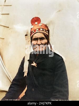 Native american chief Geronimo, half-length portrait at Pan-American ...