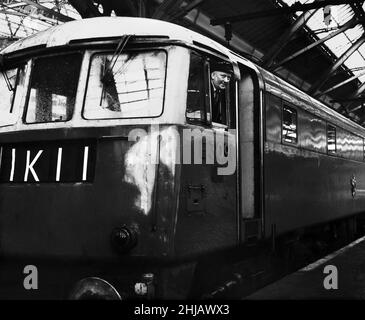 Class 85 Electric locomotive Stock Photo - Alamy