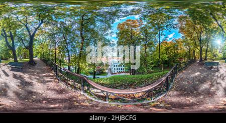 360° view of Panoramic view from the hillside in a sunny autumn park in ...