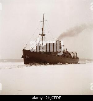Winter at sea in the 1940s. Pictured the swedish icebreaker Ymer ...