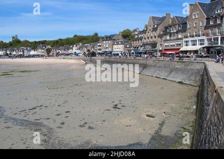 port and atlantic littoral in cancale in brittany (france Stock Photo ...