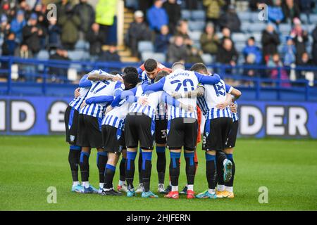Players of Sheffield Wednesday huddle before kick off Stock Photo - Alamy