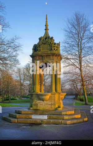 The Fountain, Greenhead Park, Yorkshire Stock Photo - Alamy