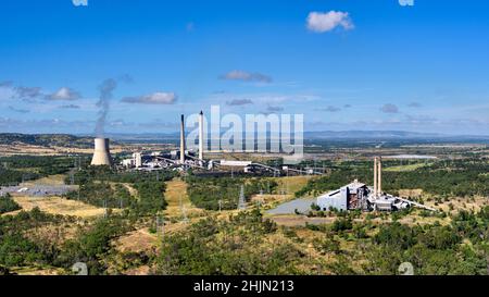 Callide 2 coal fired power station burns locally produced coal from the ...