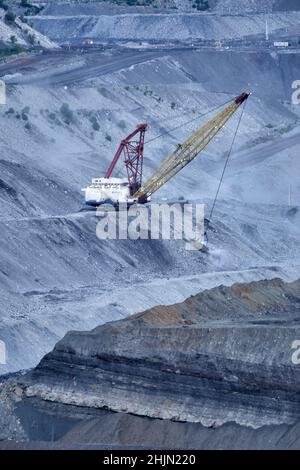 Massive dragline operating in the open cut coal mine Dawson Mine near ...