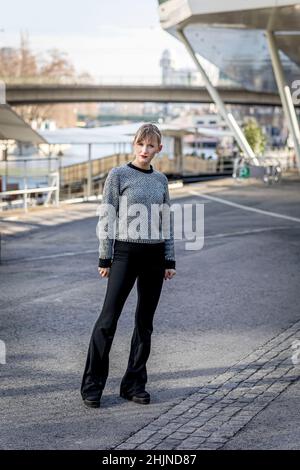 Wien, Austria. 27th Jan, 2022. Actress Theresa Riess is sitting in a ...