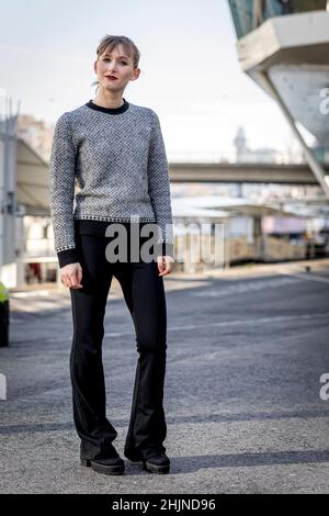 Wien, Austria. 27th Jan, 2022. Actress Theresa Riess is sitting in a ...