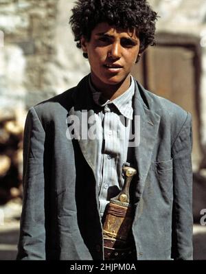 Yemen portrait Yemeni man traditional Djambia Jambia Jambiya dagger man ...