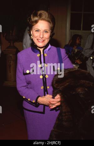 Abigail Van Buren Circa 1980's Credit: Ralph Dominguez/MediaPunch Stock ...