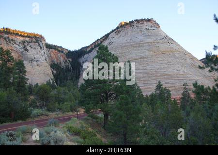 The impressive and inspiring white Checkerboard Mesa in Zion National ...