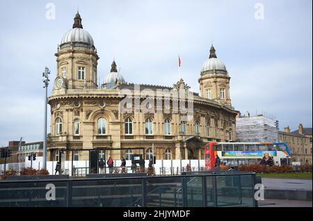 Large Victorian buildings in Hull, Yorkshire, UK Stock Photo - Alamy