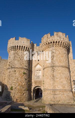 Rhodes Town: Old Town - Marine Gate & harbour Stock Photo - Alamy
