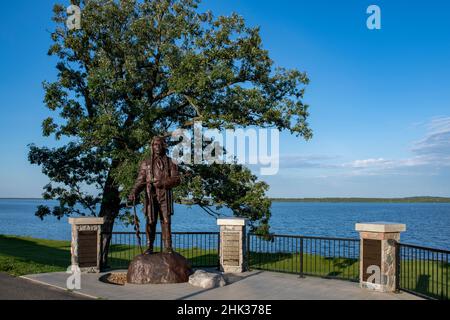 USA, Minnesota, Bemidji, Libray Park, Chief Bemidji Statue. (Editorial ...