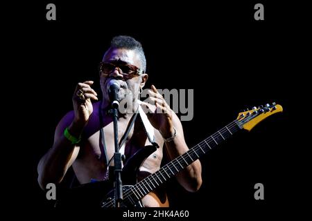 Gary Shider AKA Nappy Man AKA Starchild Electric Picnic 2008 playing ...