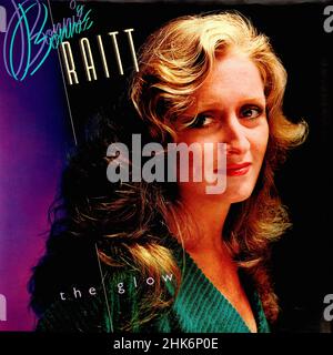 Vintage vinyl record cover - Raitt, Bonnie - Home Plate - US - 1975 Stock Photo - Alamy