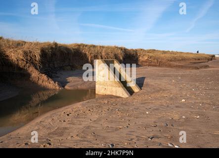 Remains of old WW2 beach defences Stock Photo - Alamy
