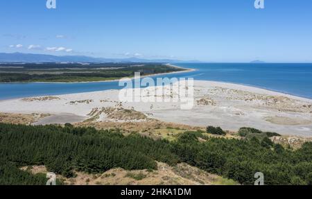 Foxton beach estuary at the mouth of the manawatu river Stock Photo - Alamy