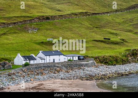 Norwick Beach and house, Unst, Shetland Islands, Scotland, Europe Stock ...