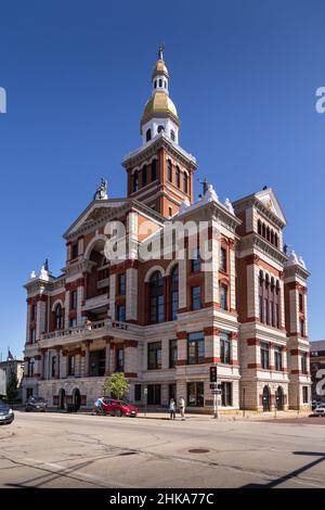 Dubuque County Courthouse in Dubuque, Iowa Stock Photo - Alamy