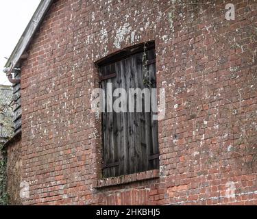 Wooden and brick farmyard Barn Stock Photo - Alamy