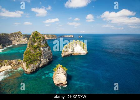 View of a beautiful Thousand Island Viewpoint Nusa Penida, Indonesia ...