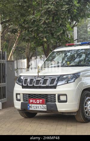 Mumbai police car parked in downtown Mumbai India Stock Photo - Alamy