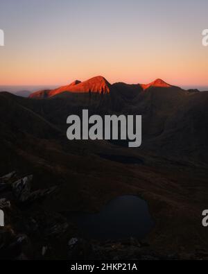 Spectacular McGillycuddy Reeks mountains in morning light Stock Photo ...