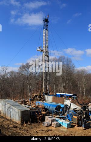 Drilling for oil in Ohio Stock Photo - Alamy