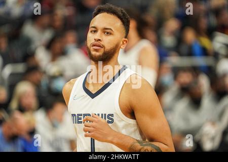 Memphis Grizzlies forward Kyle Anderson (1) drives against Utah Jazz ...