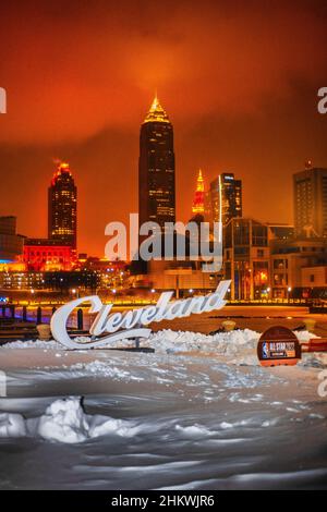 Cleveland Ohio Skyline during Winter Stock Photo - Alamy