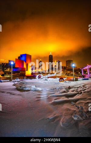 Cleveland Ohio Skyline during Winter Stock Photo - Alamy