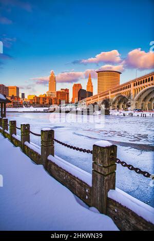 Cleveland Ohio Skyline during Winter Stock Photo - Alamy