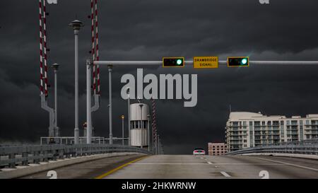 Drawbridge Signal traffic light Stock Photo - Alamy