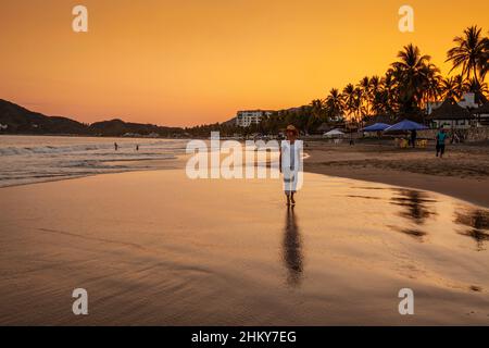 Sunset. Manzanillo beach. Pacific Ocean. Colima. Mexico, North America ...
