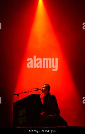 Verona Italy 2005-07-11 Live concert of Coldplay at the Arena, Twisted ...