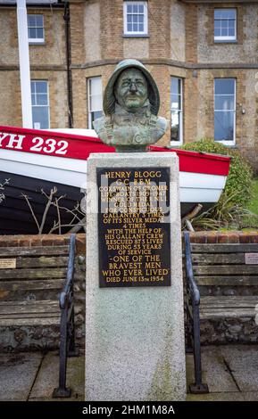 The statue of Henry Blogg, coxswain of the Cromer Lifeboat between 1909 ...