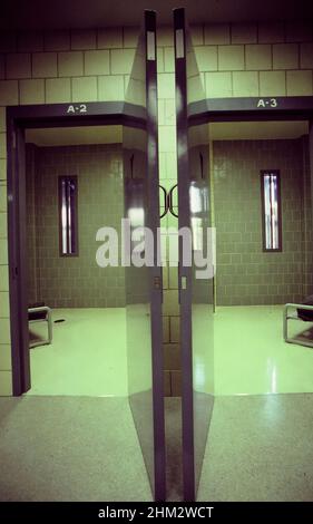 Austin Texas USA, 1989: Criminal Justice: County low-risk prisoners ...