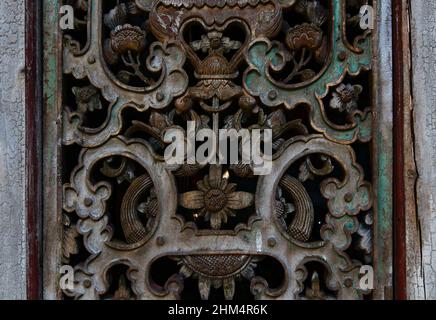 The Symmetry : Chinese Traditional wood carvings Stock Photo - Alamy