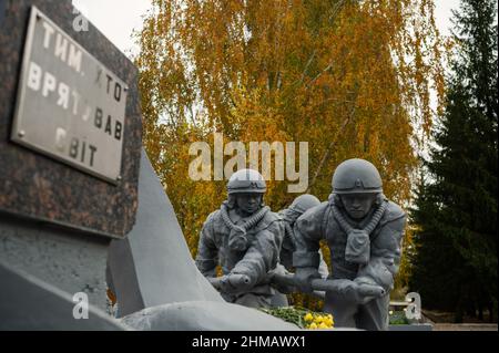 A modern memorial to the firefighters who responded to the disaster at ...