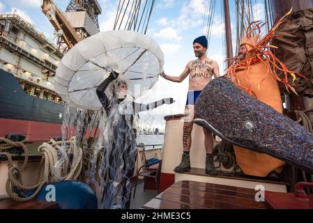 Why the deep sea? The deep seabed is largely unexplored, many areas ...