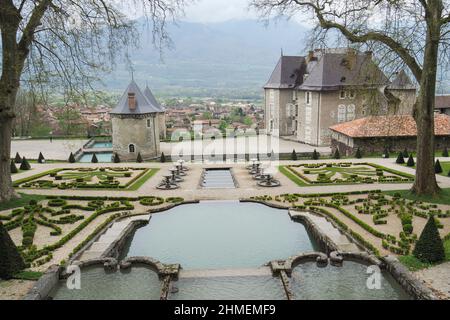 Touvet castle and gardens, Isere, Rhône Alpes Auvergne, France, Europe ...